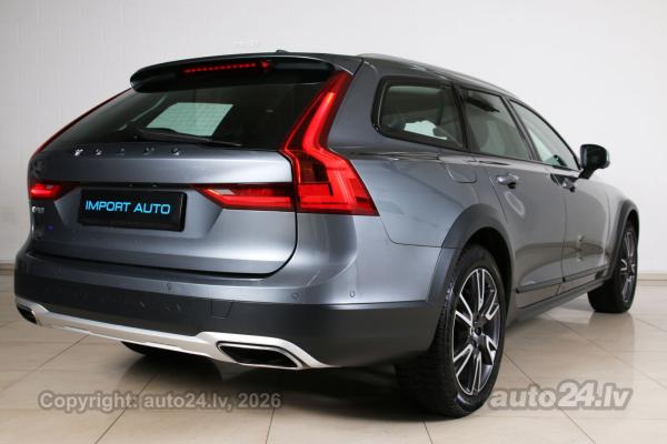 Pelēks Volvo V90 2017 Pērnava, ar dzinēja tilpumu 2.00 L un nobraukumu 199 tūkst. km par 22990 €, foto 7 vietnē AUTOMOTO.COM.LV