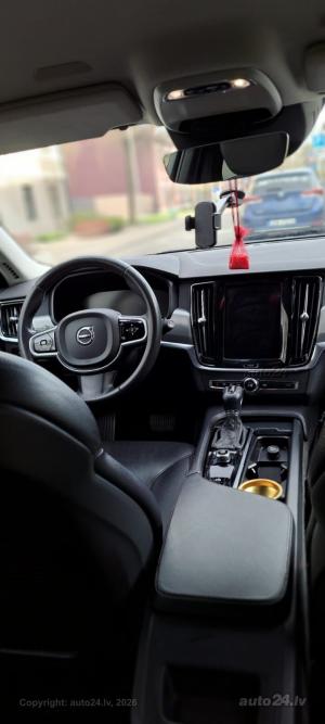 Pelēks Volvo V90 2017 Rīga, ar dzinēja tilpumu 2.00 L un nobraukumu 301 tūkst. km par 13900 €, foto 19 vietnē AUTOMOTO.COM.LV