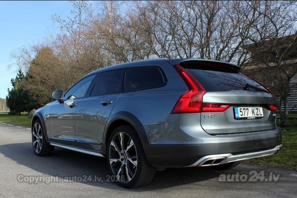 Grey Volvo V90 2017 in Tallinn, with an engine capacity of 2.00 L and mileage of 300 thousand km for 16499 €, photo 7 on AUTOMOTO.COM.LV