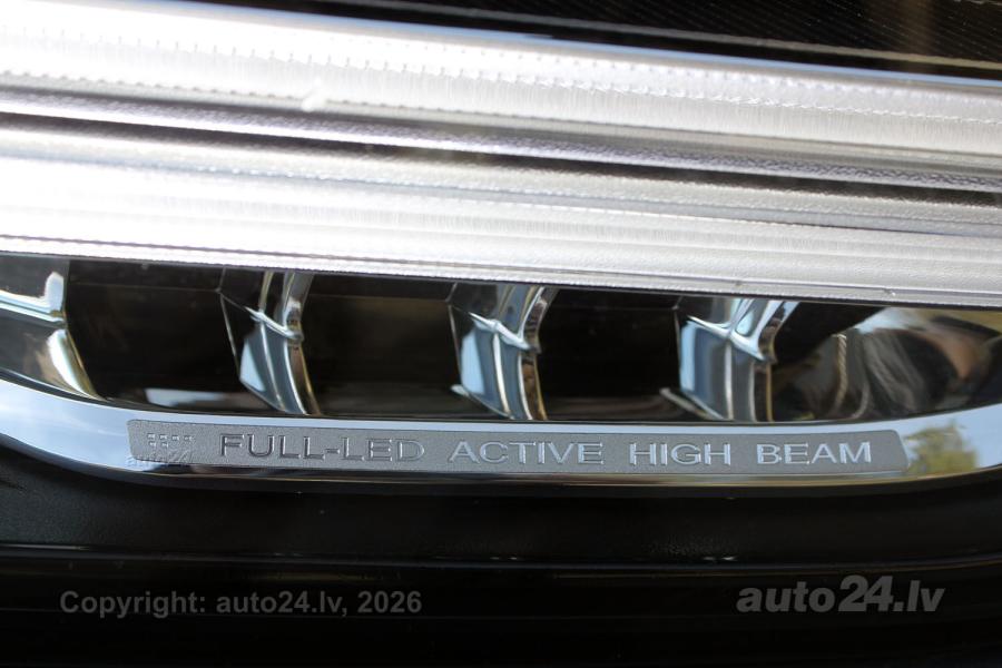 Pelēks Volvo V90 2017 Tallina, ar dzinēja tilpumu 2.00 L un nobraukumu 300 tūkst. km par 16499 €, foto 30 vietnē AUTOMOTO.COM.LV