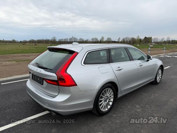 Pelēks Volvo V90 2017 Tallina, ar dzinēja tilpumu 2.00 L un nobraukumu 189 tūkst. km par 15890 €, foto 2 vietnē AUTOMOTO.COM.LV
