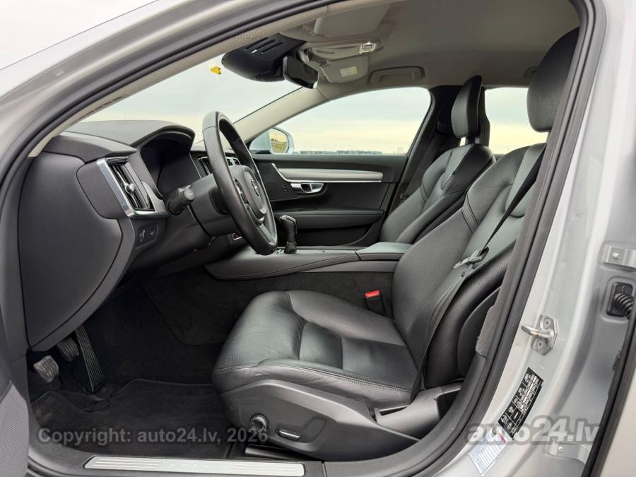 Grey Volvo V90 2017 in Tallinn, with an engine capacity of 2.00 L and mileage of 189 thousand km for 15890 €, photo 6 on AUTOMOTO.COM.LV