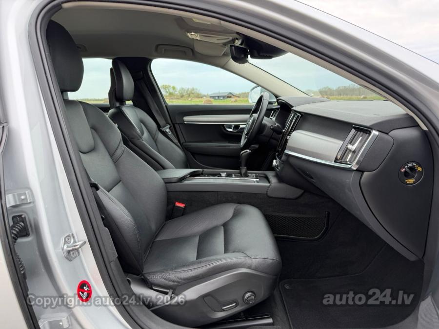 Grey Volvo V90 2017 in Tallinn, with an engine capacity of 2.00 L and mileage of 189 thousand km for 15890 €, photo 14 on AUTOMOTO.COM.LV