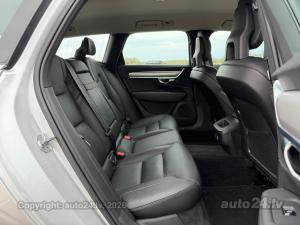 Grey Volvo V90 2017 in Tallinn, with an engine capacity of 2.00 L and mileage of 189 thousand km for 15890 €, photo 15 on AUTOMOTO.COM.LV