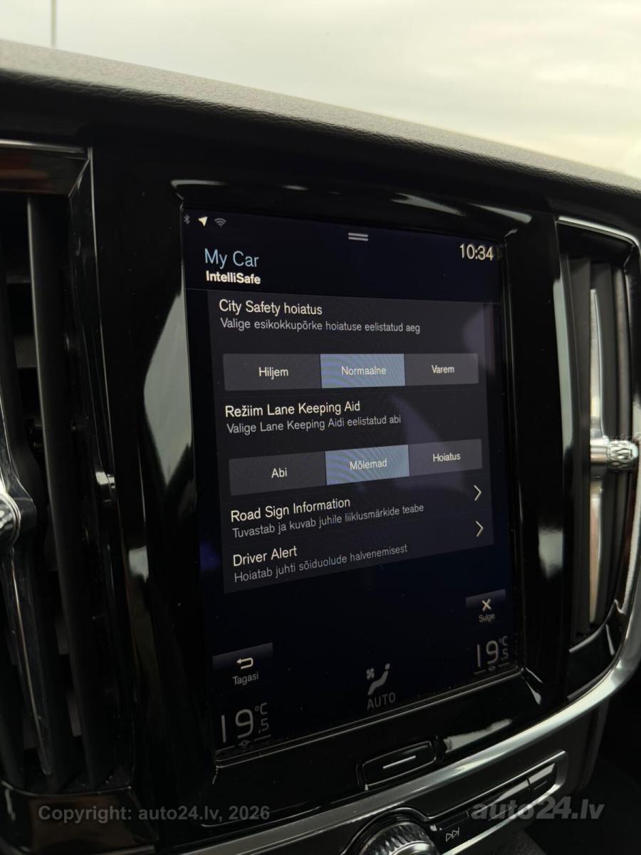 Grey Volvo V90 2017 in Tallinn, with an engine capacity of 2.00 L and mileage of 189 thousand km for 15890 €, photo 18 on AUTOMOTO.COM.LV
