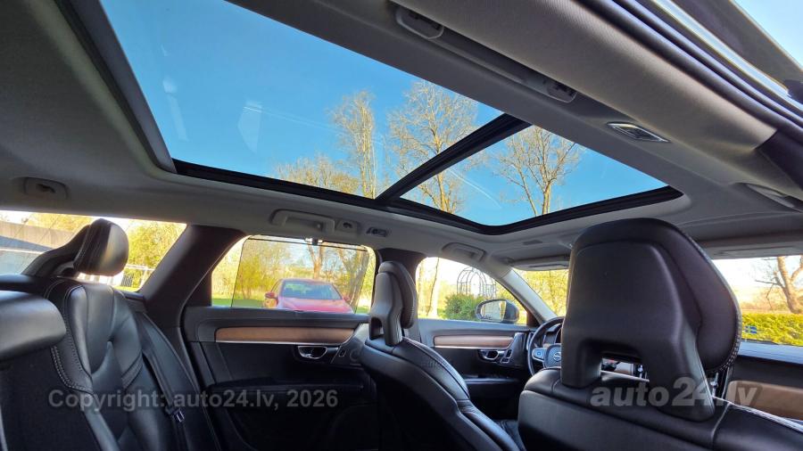 Grey Volvo V90 2017 in Tallinn, with an engine capacity of 2.00 L and mileage of 235 thousand km for 17900 €, photo 11 on AUTOMOTO.COM.LV