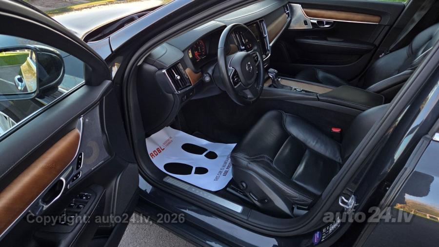 Grey Volvo V90 2017 in Tallinn, with an engine capacity of 2.00 L and mileage of 235 thousand km for 17900 €, photo 12 on AUTOMOTO.COM.LV