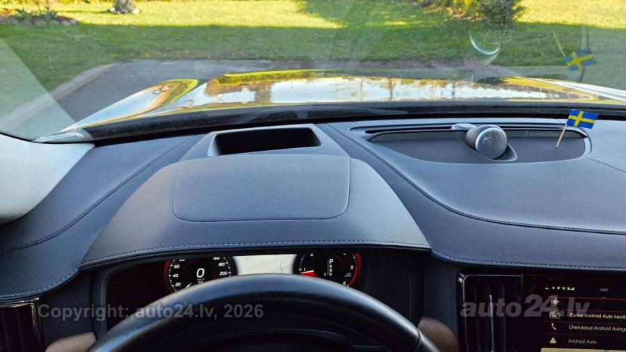 Grey Volvo V90 2017 in Tallinn, with an engine capacity of 2.00 L and mileage of 235 thousand km for 17900 €, photo 13 on AUTOMOTO.COM.LV