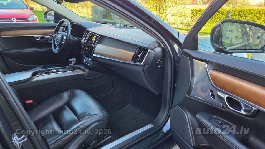 Grey Volvo V90 2017 in Tallinn, with an engine capacity of 2.00 L and mileage of 235 thousand km for 17900 €, photo 14 on AUTOMOTO.COM.LV