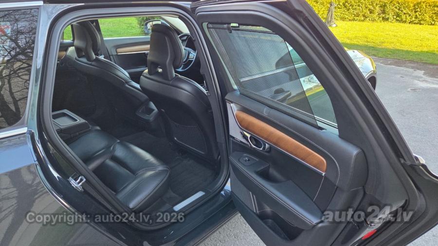 Grey Volvo V90 2017 in Tallinn, with an engine capacity of 2.00 L and mileage of 235 thousand km for 17900 €, photo 15 on AUTOMOTO.COM.LV