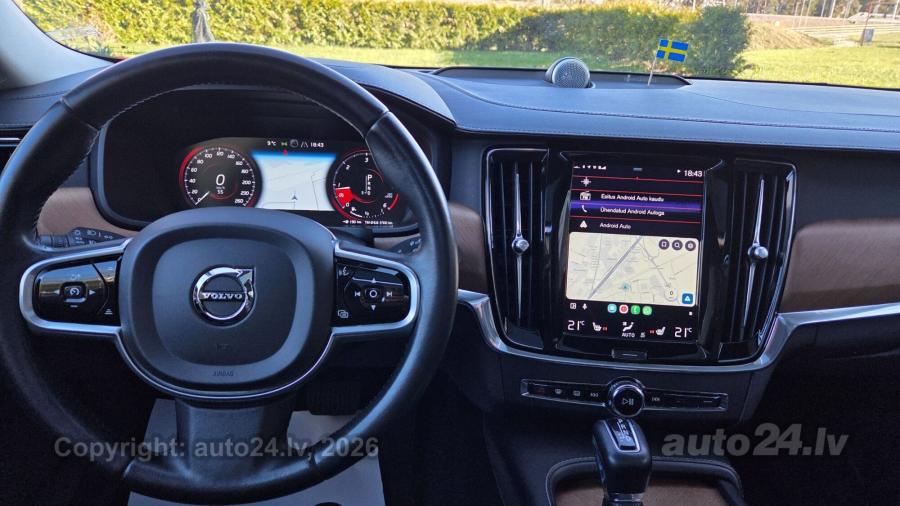 Grey Volvo V90 2017 in Tallinn, with an engine capacity of 2.00 L and mileage of 235 thousand km for 17900 €, photo 17 on AUTOMOTO.COM.LV