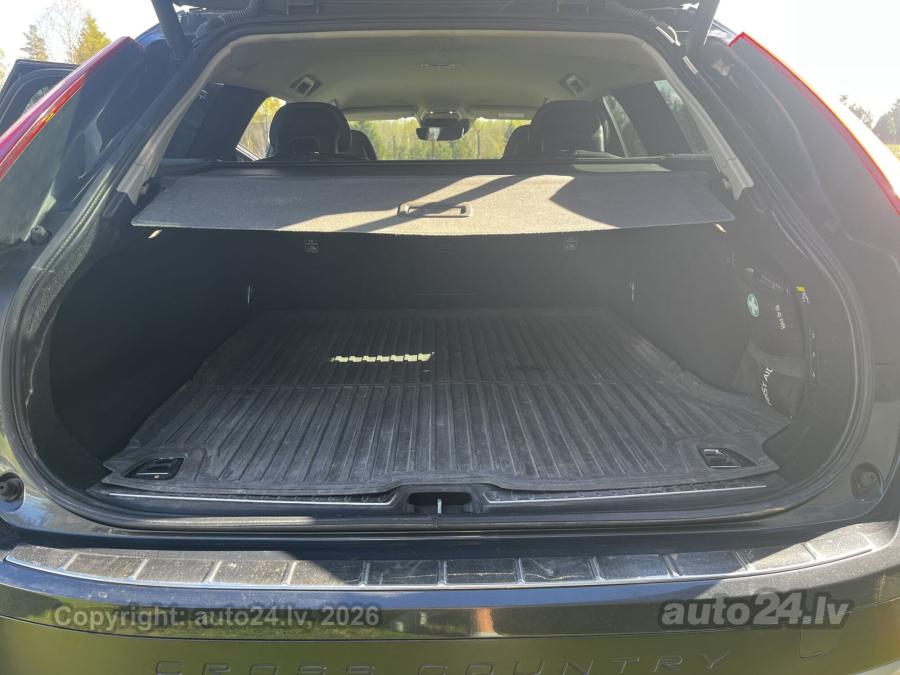Pelēks Volvo V90 2017 Tallina, ar dzinēja tilpumu 2.00 L un nobraukumu 292 tūkst. km par 16900 €, foto 9 vietnē AUTOMOTO.COM.LV