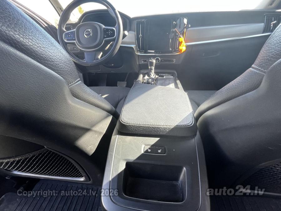 Pelēks Volvo V90 2017 Tallina, ar dzinēja tilpumu 2.00 L un nobraukumu 292 tūkst. km par 16900 €, foto 12 vietnē AUTOMOTO.COM.LV