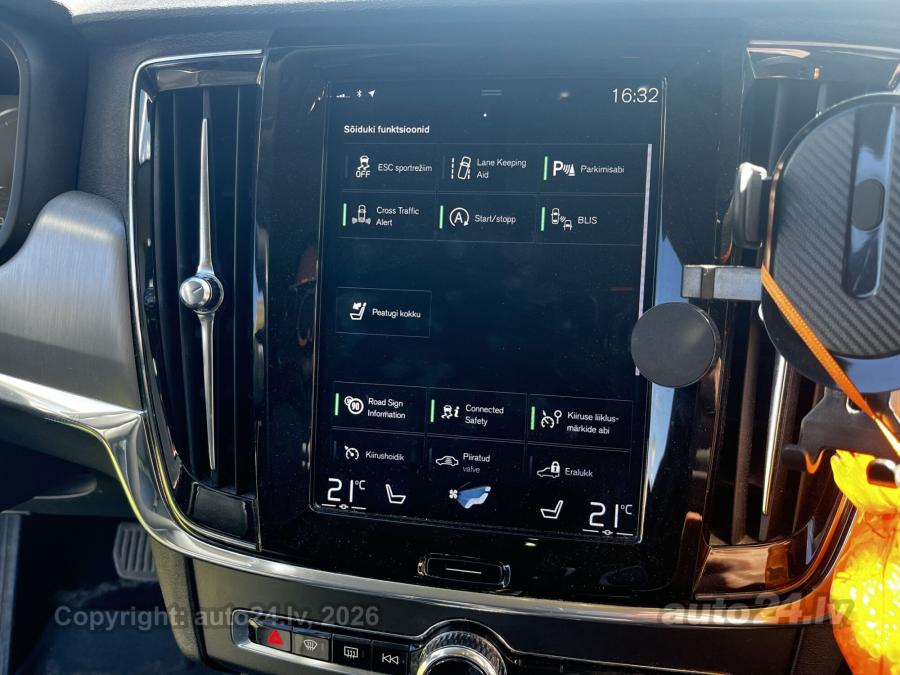 Pelēks Volvo V90 2017 Tallina, ar dzinēja tilpumu 2.00 L un nobraukumu 292 tūkst. km par 16900 €, foto 14 vietnē AUTOMOTO.COM.LV