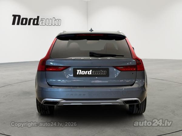 Grey Volvo V90 2017 in Tallinn, with an engine capacity of 2.00 L and mileage of 199 thousand km for 23900 €, photo 4 on AUTOMOTO.COM.LV