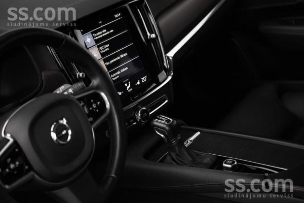 Grey Volvo V90 2017 in Riga, with an engine capacity of 2.00 L and mileage of 211 thousand km for 17900 €, photo 9 on AUTOMOTO.COM.LV
