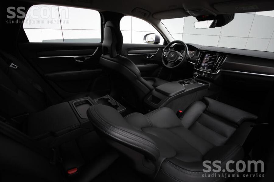 Grey Volvo V90 2017 in Riga, with an engine capacity of 2.00 L and mileage of 211 thousand km for 17900 €, photo 7 on AUTOMOTO.COM.LV