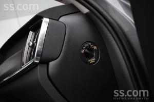 Grey Volvo V90 2017 in Riga, with an engine capacity of 2.00 L and mileage of 211 thousand km for 17900 €, photo 9 on AUTOMOTO.COM.LV