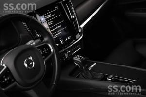 Grey Volvo V90 2017 in Riga, with an engine capacity of 2.00 L and mileage of 211 thousand km for 17900 €, photo 10 on AUTOMOTO.COM.LV