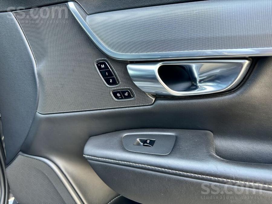 Pelēks Volvo V90 2017 Rīga, ar dzinēja tilpumu 2.00 L un nobraukumu 147 tūkst. km par 19990 €, foto 23 vietnē AUTOMOTO.COM.LV