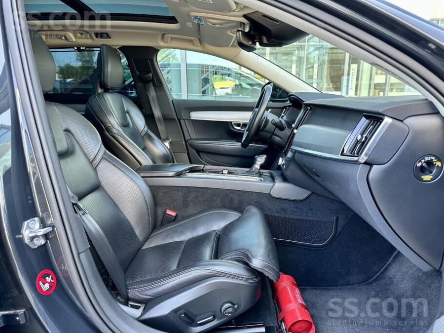 Pelēks Volvo V90 2017 Rīga, ar dzinēja tilpumu 2.00 L un nobraukumu 147 tūkst. km par 19990 €, foto 27 vietnē AUTOMOTO.COM.LV