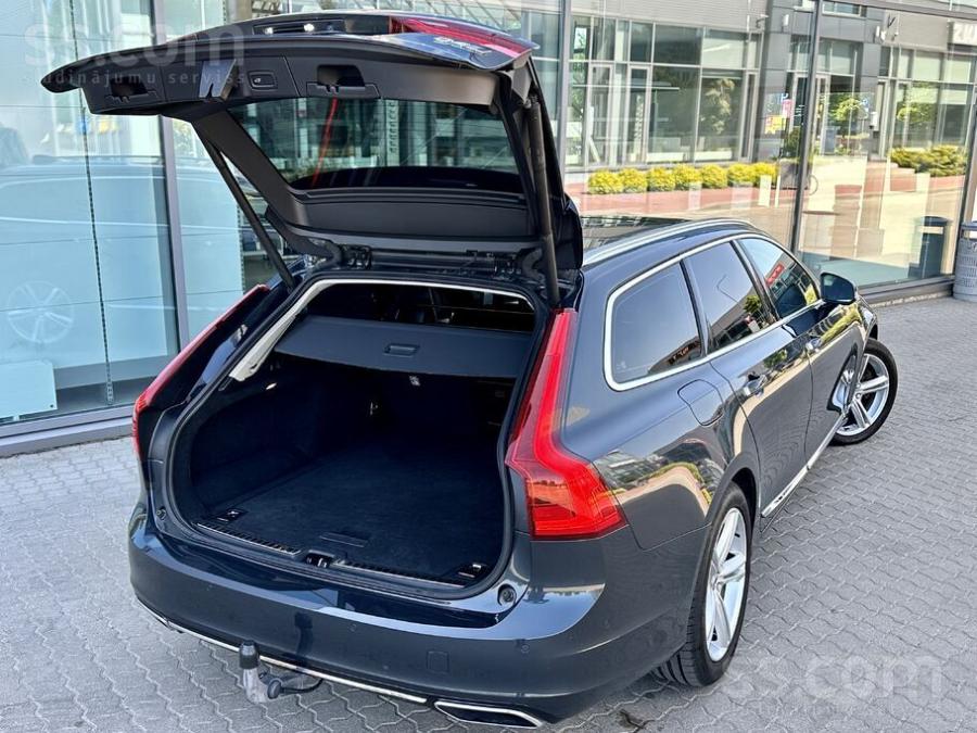 Pelēks Volvo V90 2017 Rīga, ar dzinēja tilpumu 2.00 L un nobraukumu 147 tūkst. km par 19990 €, foto 32 vietnē AUTOMOTO.COM.LV