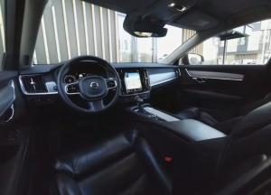 Grey Volvo V90 2017 in Riga, with an engine capacity of 2.00 L and mileage of 192 thousand km for 20990 €, photo 5 on AUTOMOTO.COM.LV