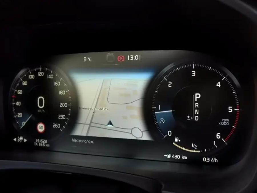 Grey Volvo V90 2017 in Riga, with an engine capacity of 2.00 L and mileage of 192 thousand km for 20990 €, photo 12 on AUTOMOTO.COM.LV