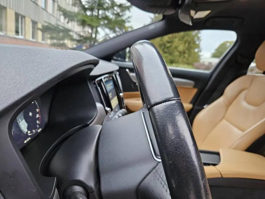 Pelēks Volvo V90 2017 Jēkabpils, ar dzinēja tilpumu 2.00 L un nobraukumu 290 tūkst. km par 14300 €, foto 17 vietnē AUTOMOTO.COM.LV