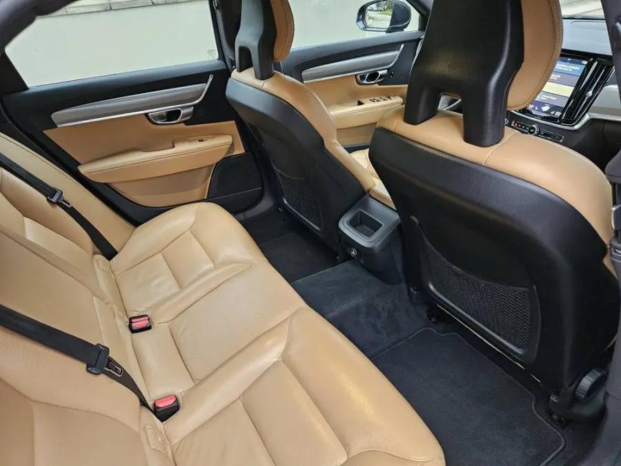 Pelēks Volvo V90 2017 Jēkabpils, ar dzinēja tilpumu 2.00 L un nobraukumu 290 tūkst. km par 14300 €, foto 21 vietnē AUTOMOTO.COM.LV