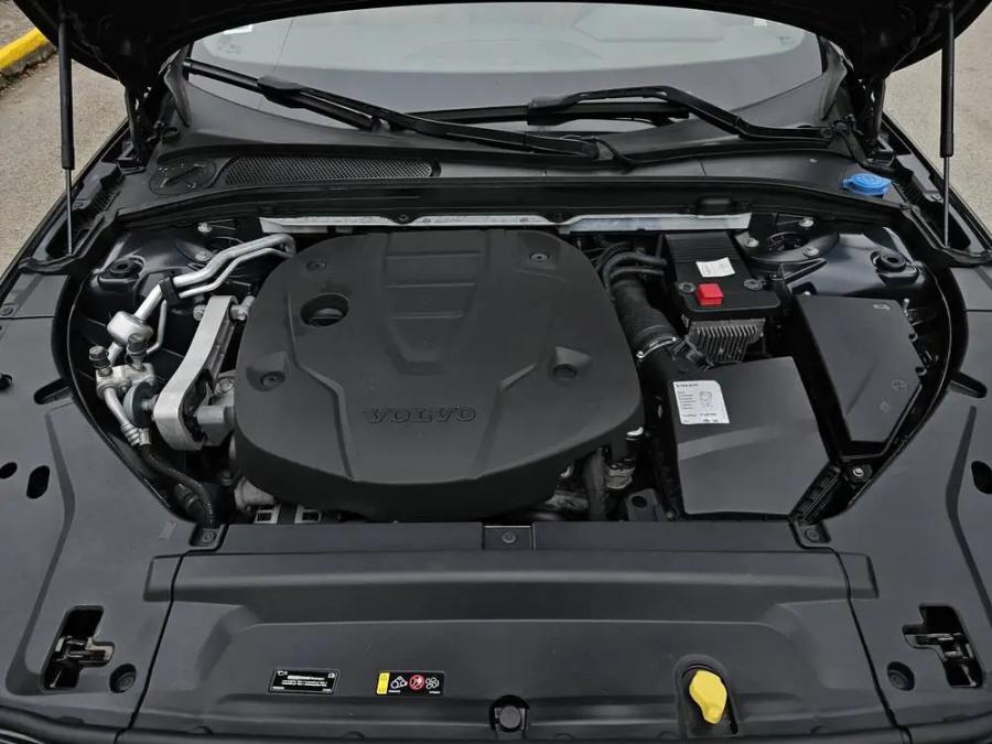 Pelēks Volvo V90 2017 Jēkabpils, ar dzinēja tilpumu 2.00 L un nobraukumu 290 tūkst. km par 14300 €, foto 26 vietnē AUTOMOTO.COM.LV
