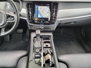 Pelēks Volvo V90 2017 Rīga, ar dzinēja tilpumu 2.00 L un nobraukumu 148 tūkst. km par 17900 €, foto 9 vietnē AUTOMOTO.COM.LV