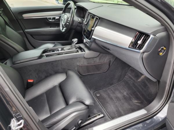 Pelēks Volvo V90 2017 Rīga, ar dzinēja tilpumu 2.00 L un nobraukumu 148 tūkst. km par 17900 €, foto 10 vietnē AUTOMOTO.COM.LV