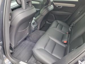 Pelēks Volvo V90 2017 Rīga, ar dzinēja tilpumu 2.00 L un nobraukumu 148 tūkst. km par 17900 €, foto 12 vietnē AUTOMOTO.COM.LV