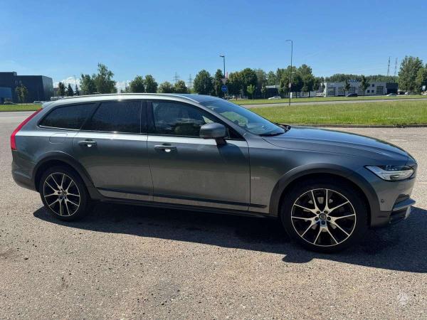 Pelēks Volvo V90 2017 Kauņa, ar dzinēja tilpumu 2.00 L un nobraukumu 369 tūkst. km par 14850 €, foto 9 vietnē AUTOMOTO.COM.LV