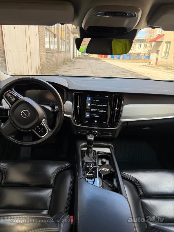 Pelēks Volvo V90 2017 Tartu, ar dzinēja tilpumu 2.00 L un nobraukumu 290 tūkst. km par 16500 €, foto 5 vietnē AUTOMOTO.COM.LV