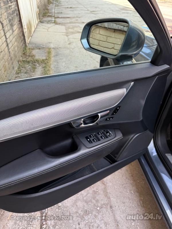 Grey Volvo V90 2017 in Tartu, with an engine capacity of 2.00 L and mileage of 290 thousand km for 16500 €, photo 10 on AUTOMOTO.COM.LV
