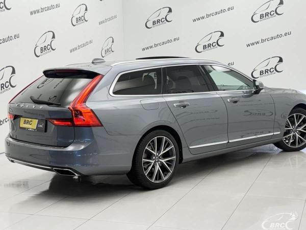 Grey Volvo V90 2017 in Vilnius, with an engine capacity of 1.97 L and mileage of 234 thousand km for 16500 €, photo 3 on AUTOMOTO.COM.LV