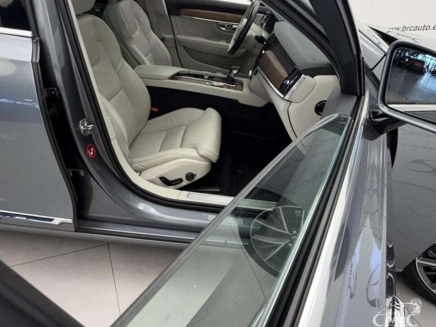 Pelēks Volvo V90 2017 Viļņa, ar dzinēja tilpumu 1.97 L un nobraukumu 234 tūkst. km par 16500 €, foto 12 vietnē AUTOMOTO.COM.LV