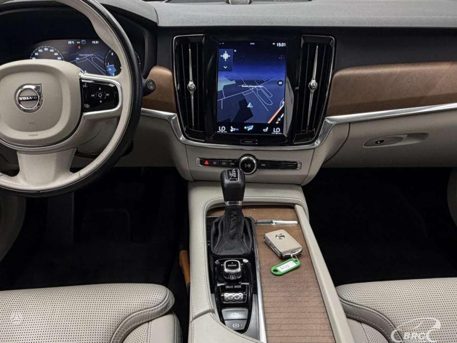 Pelēks Volvo V90 2017 Viļņa, ar dzinēja tilpumu 1.97 L un nobraukumu 234 tūkst. km par 16500 €, foto 19 vietnē AUTOMOTO.COM.LV
