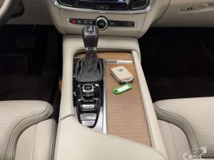 Pelēks Volvo V90 2017 Viļņa, ar dzinēja tilpumu 1.97 L un nobraukumu 234 tūkst. km par 16500 €, foto 21 vietnē AUTOMOTO.COM.LV