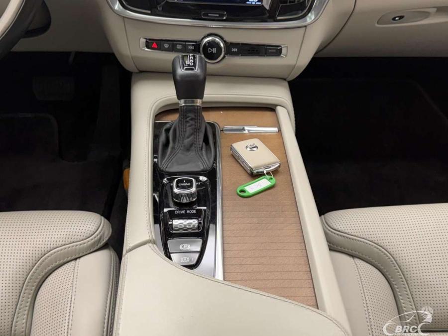 Pelēks Volvo V90 2017 Viļņa, ar dzinēja tilpumu 1.97 L un nobraukumu 234 tūkst. km par 16500 €, foto 21 vietnē AUTOMOTO.COM.LV