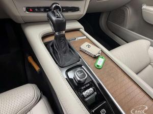Pelēks Volvo V90 2017 Viļņa, ar dzinēja tilpumu 1.97 L un nobraukumu 234 tūkst. km par 16500 €, foto 30 vietnē AUTOMOTO.COM.LV