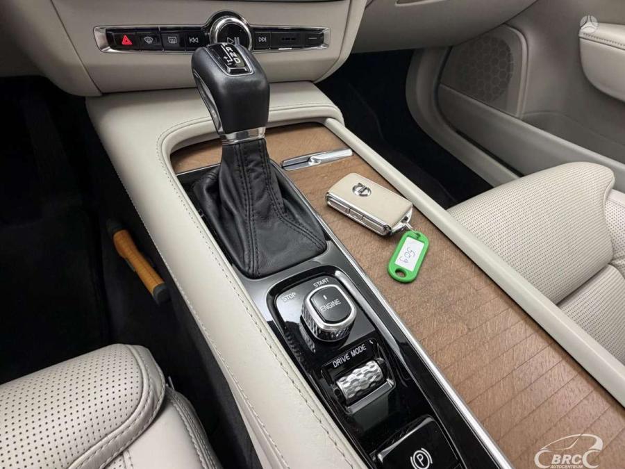 Pelēks Volvo V90 2017 Viļņa, ar dzinēja tilpumu 1.97 L un nobraukumu 234 tūkst. km par 16500 €, foto 30 vietnē AUTOMOTO.COM.LV