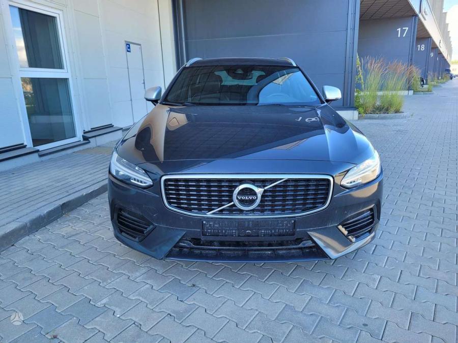 Grey Volvo V90 2017 in Vilnius, with an engine capacity of 1.97 L and mileage of 233 thousand km for 15750 €, photo 12 on AUTOMOTO.COM.LV