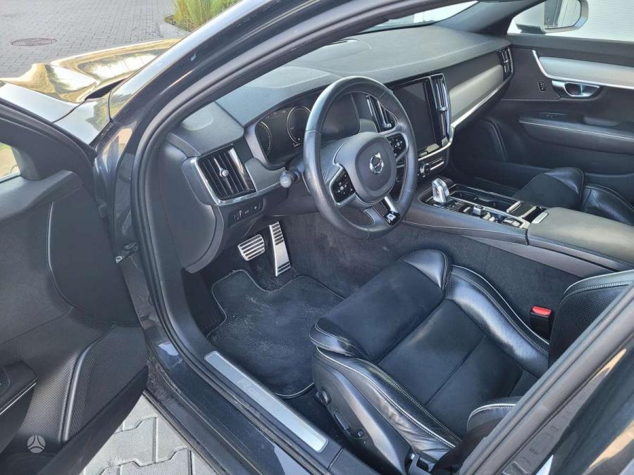 Grey Volvo V90 2017 in Vilnius, with an engine capacity of 1.97 L and mileage of 233 thousand km for 15750 €, photo 13 on AUTOMOTO.COM.LV