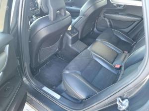 Grey Volvo V90 2017 in Vilnius, with an engine capacity of 1.97 L and mileage of 233 thousand km for 15750 €, photo 15 on AUTOMOTO.COM.LV