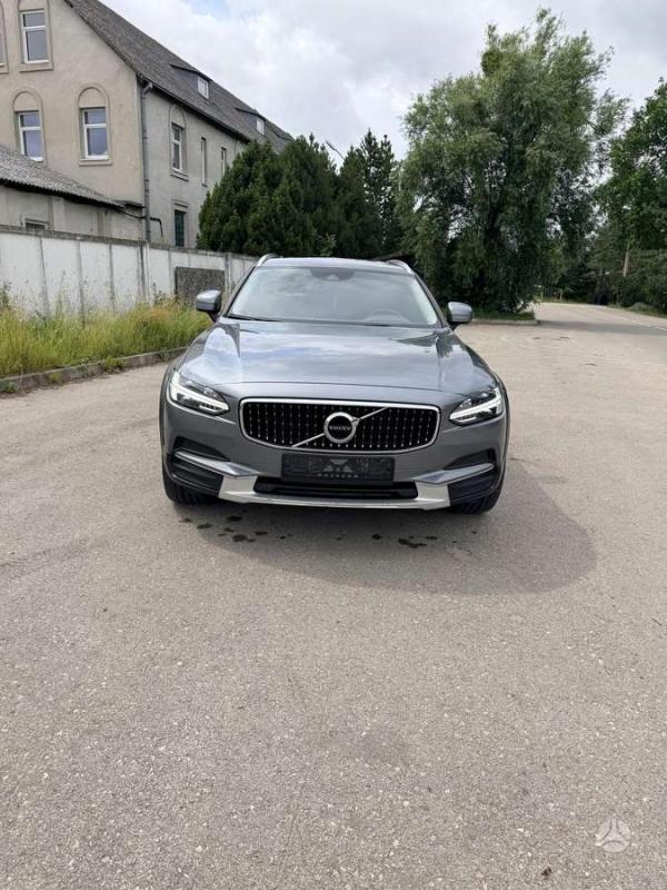 Pelēks Volvo V90 2017 Kauņa, ar dzinēja tilpumu 1.97 L un nobraukumu 318 tūkst. km par 16300 €, foto 1 vietnē AUTOMOTO.COM.LV