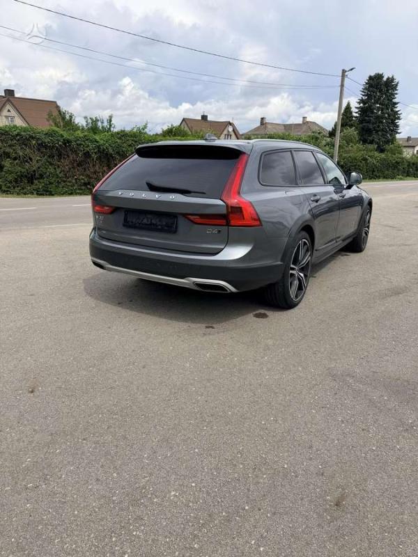 Pelēks Volvo V90 2017 Kauņa, ar dzinēja tilpumu 1.97 L un nobraukumu 318 tūkst. km par 16300 €, foto 4 vietnē AUTOMOTO.COM.LV