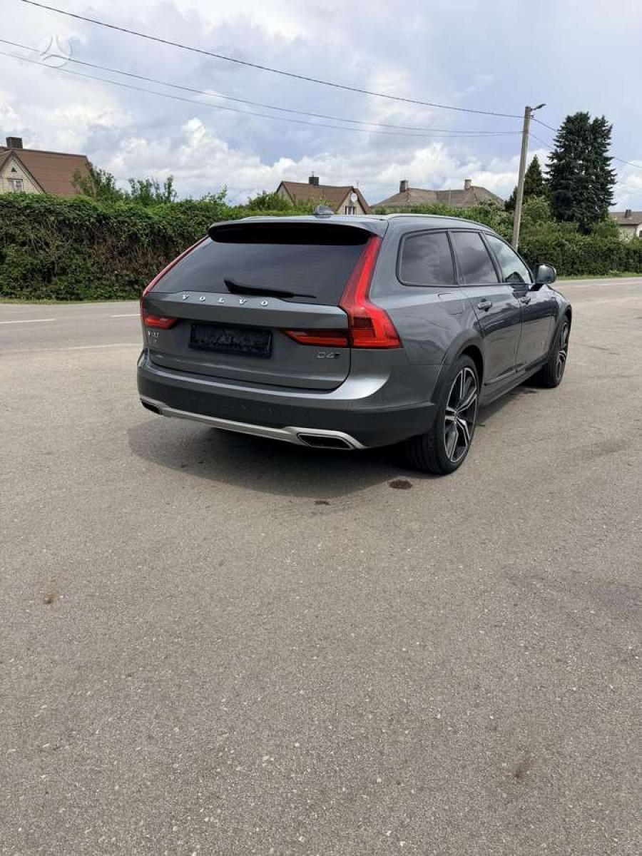 Pelēks Volvo V90 2017 Kauņa, ar dzinēja tilpumu 1.97 L un nobraukumu 318 tūkst. km par 16300 €, foto 5 vietnē AUTOMOTO.COM.LV